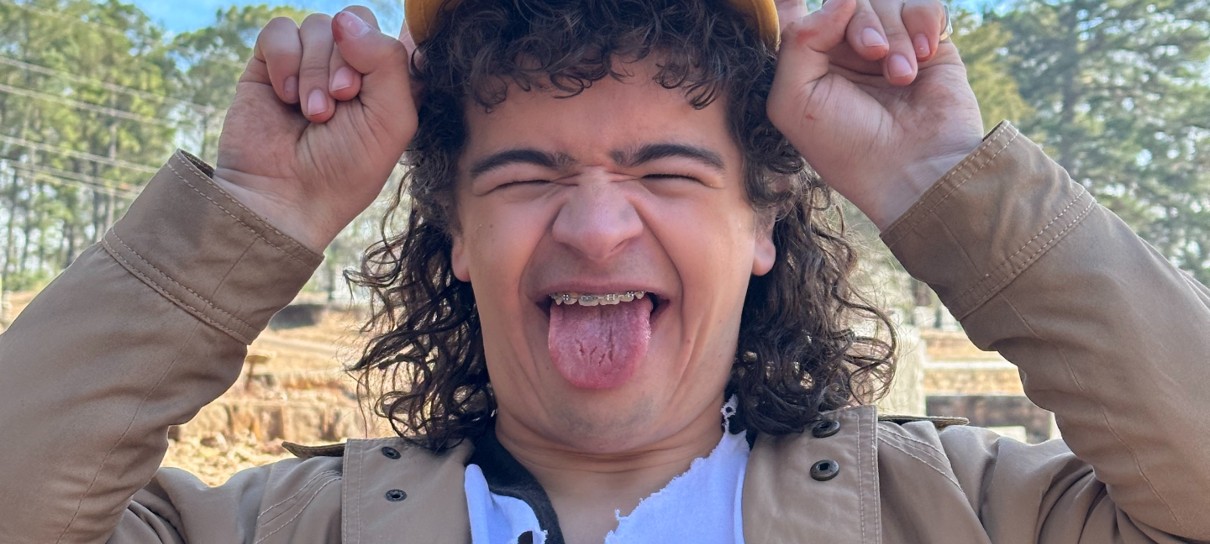 Dustin traz Hellfire Club de volta em foto do set de Stranger Things 5 ...